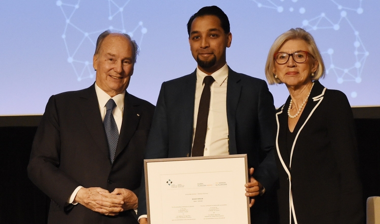 Dawn Pakistan: Aga Khan presents Global Pluralism Award – Ismailimail