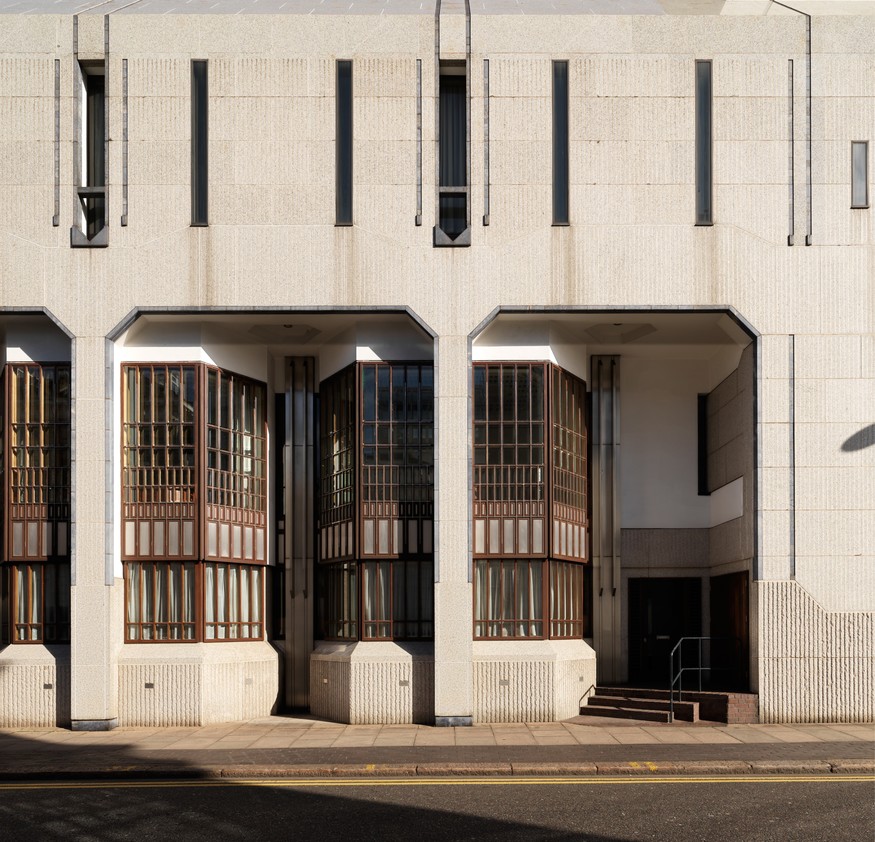 Ever Wondered What London’s Mosques & Ismaili Centre Look Like Inside ...