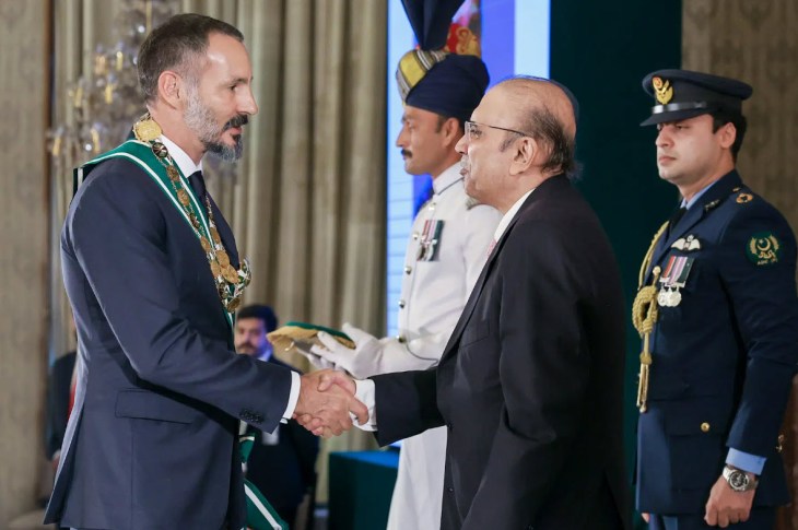 Prince Rahim Aga Khan Awarded Pakistan’s Highest Civilian Honour ...