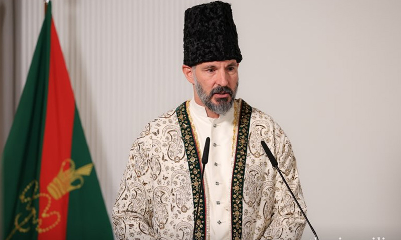 Global Ismaili Muslims pledge allegiance to Prince Rahim Aga Khan ...